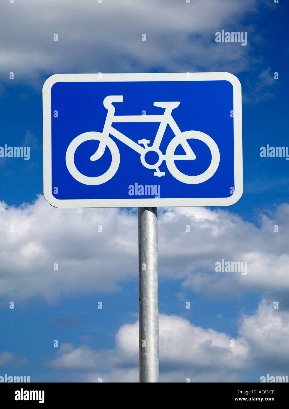 Cycle Lane Sign High Resolution Stock Photography and Images - Alamy