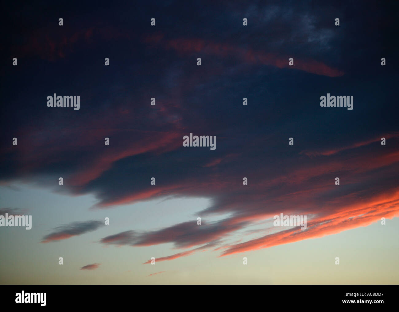 Red sunset hi-res stock photography and images - Alamy