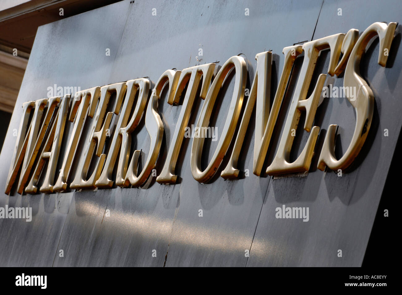 Waterstones logo hi-res stock photography and images - Alamy