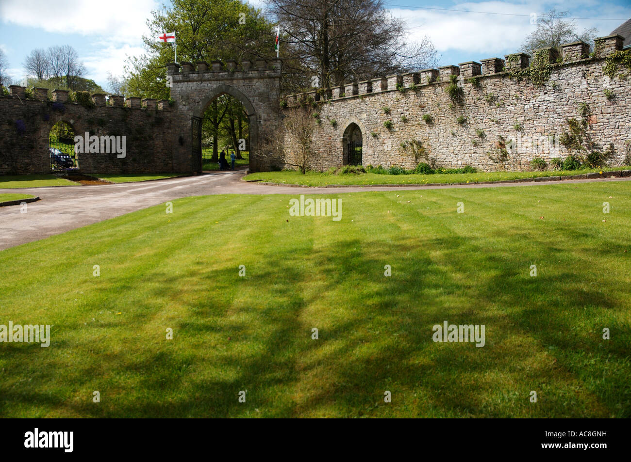 Clearwell castle hi-res stock photography and images - Alamy
