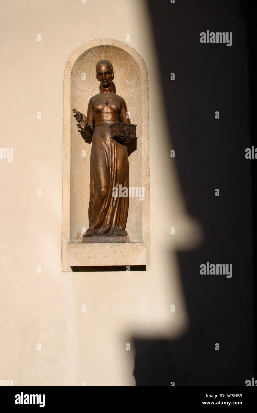 Croatia zagreb stone gate statue hi-res stock photography and images - Alamy