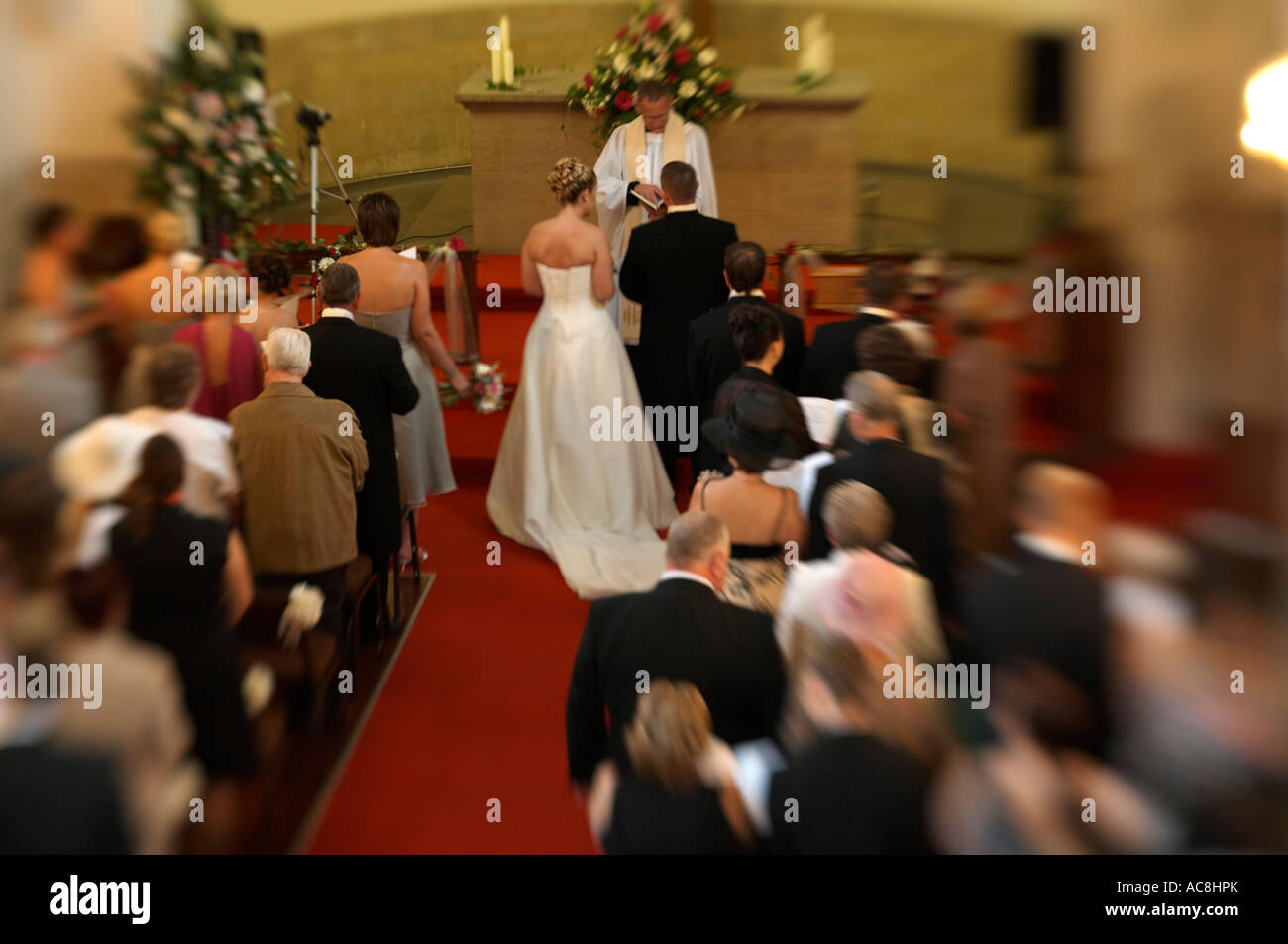 Church wedding uk altar hi-res stock photography and images - Alamy
