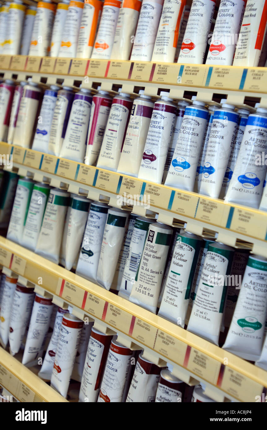 At a art shop hi-res stock photography and images - Alamy