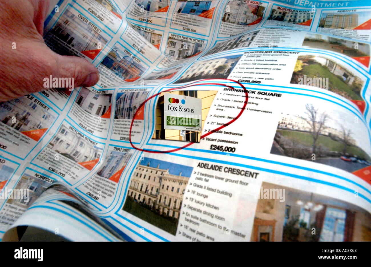 Newspaper placard hi-res stock photography and images - Alamy
