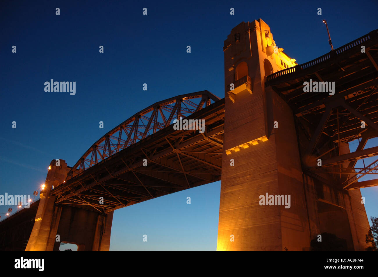 Burrard Street Bridge at twilight, Vancouver, British Columbia, Canada ...