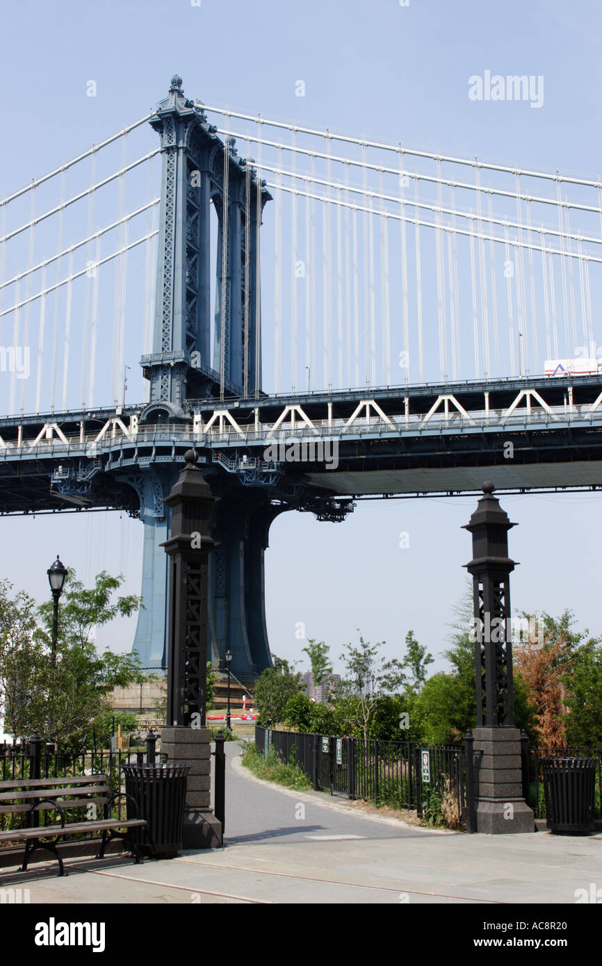 Dumbo Brooklyn Manhattan Bridge Entrance To Brooklyn Bridge Park New ...