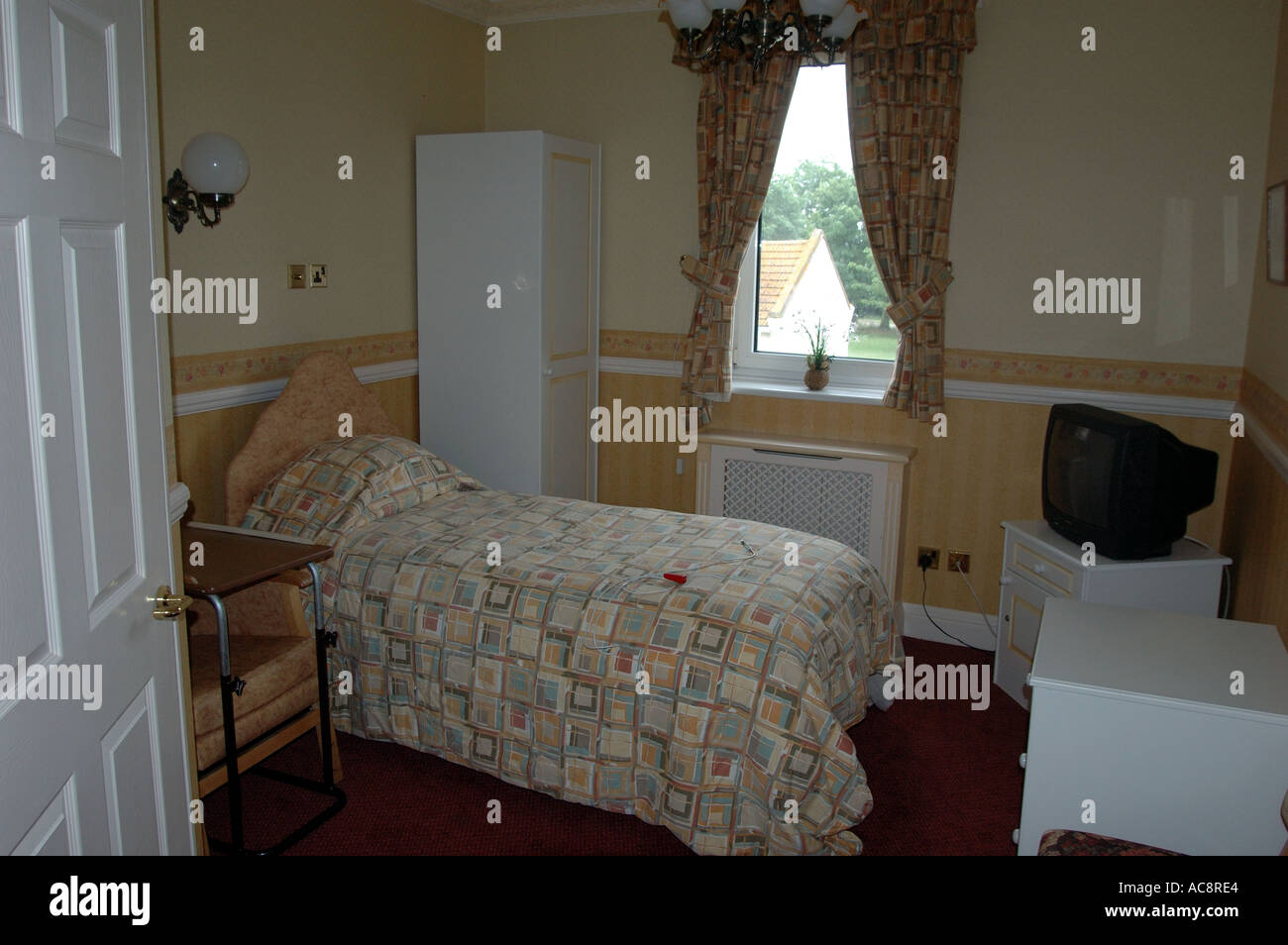 Room facilities at The Old Rectory Nursing Home Great Stambridge Essex ...