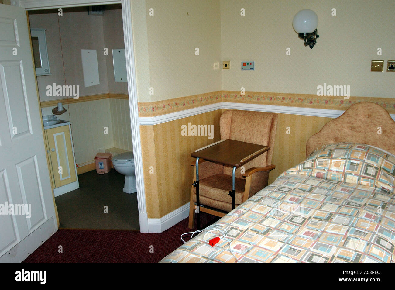 Room facilities at The Old Rectory Nursing Home Great Stambridge Essex ...