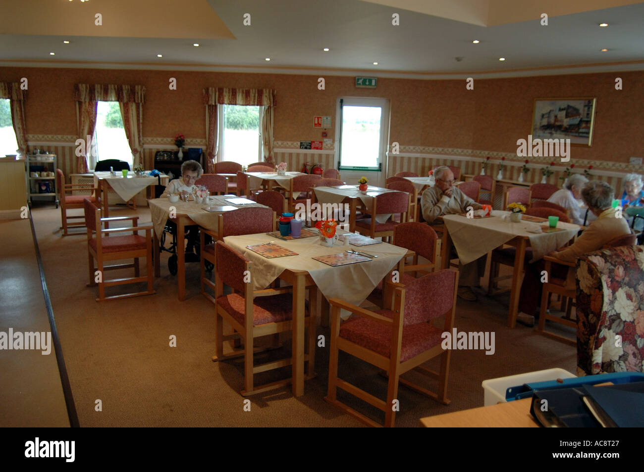 Lounge Dining facilities at The Old Rectory Nursing Home Great ...