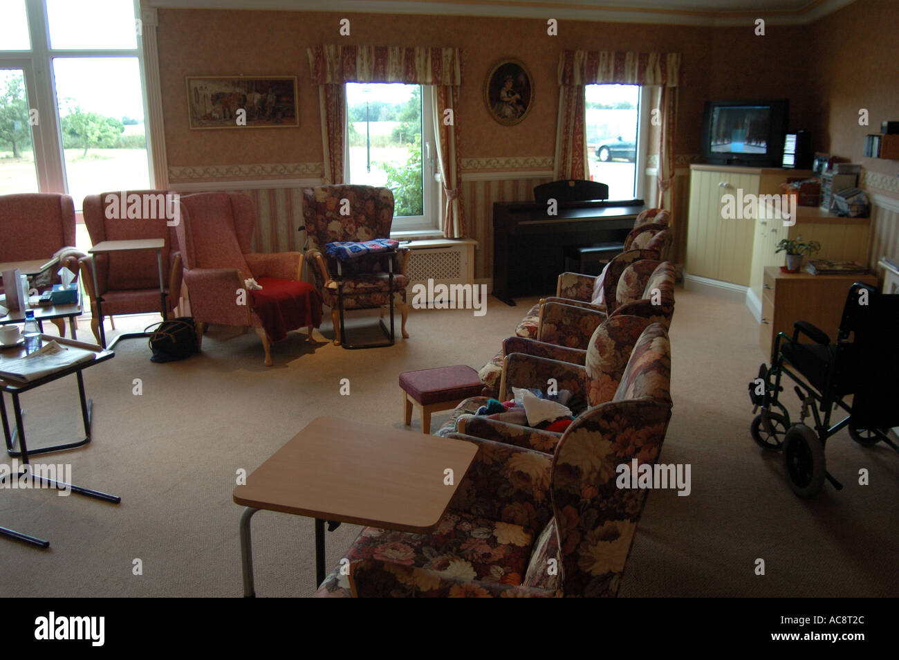 Lounge Dining facilities at The Old Rectory Nursing Home Great ...