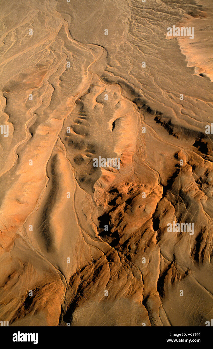 Shapes and curves of sand dunes Aerial photograph of the Namib Desert ...