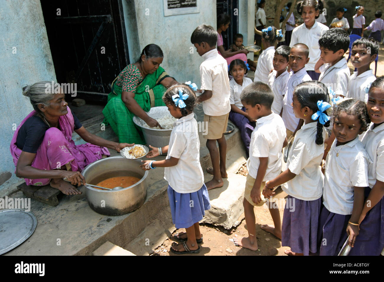 Children in chennai hi-res stock photography and images - Alamy