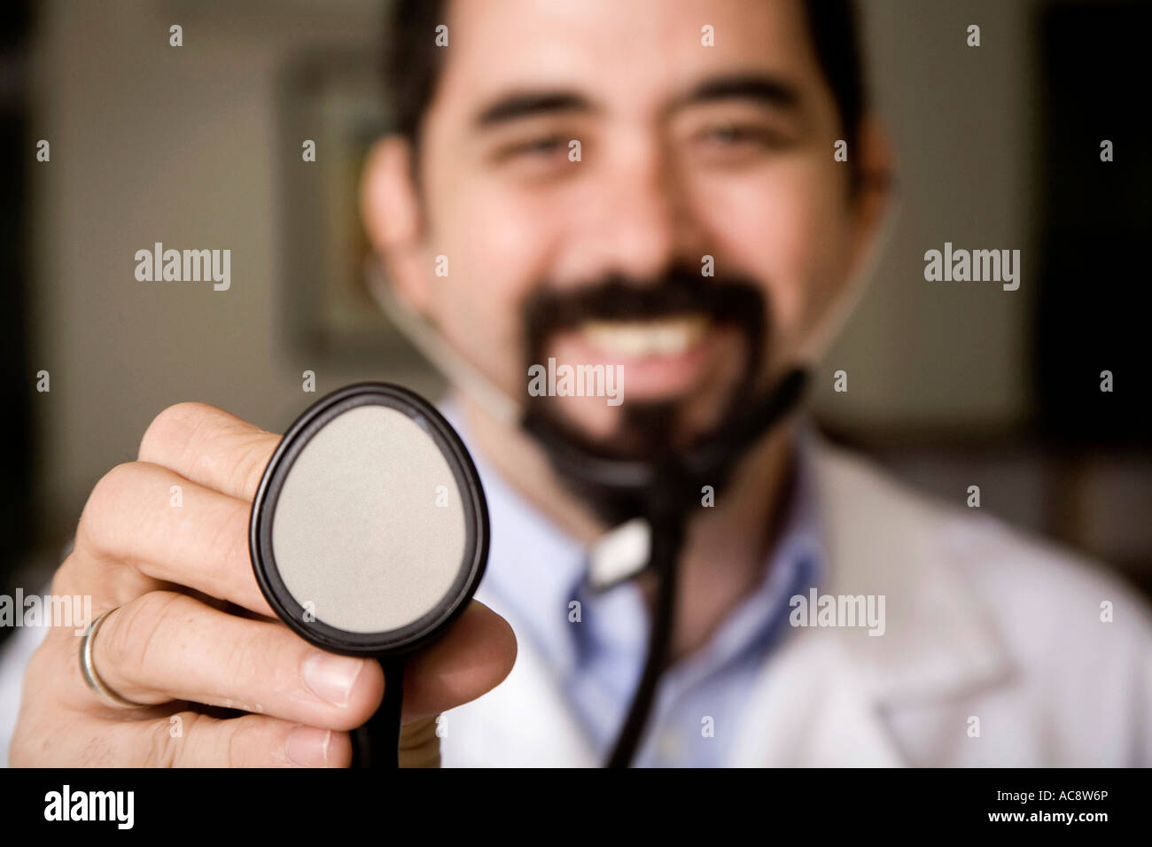 Doctor stethoscope black man hi-res stock photography and images - Alamy