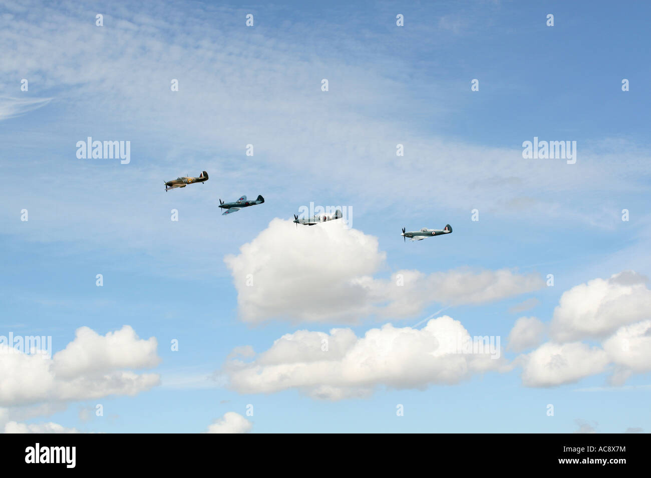 Planes in formation hi-res stock photography and images - Alamy
