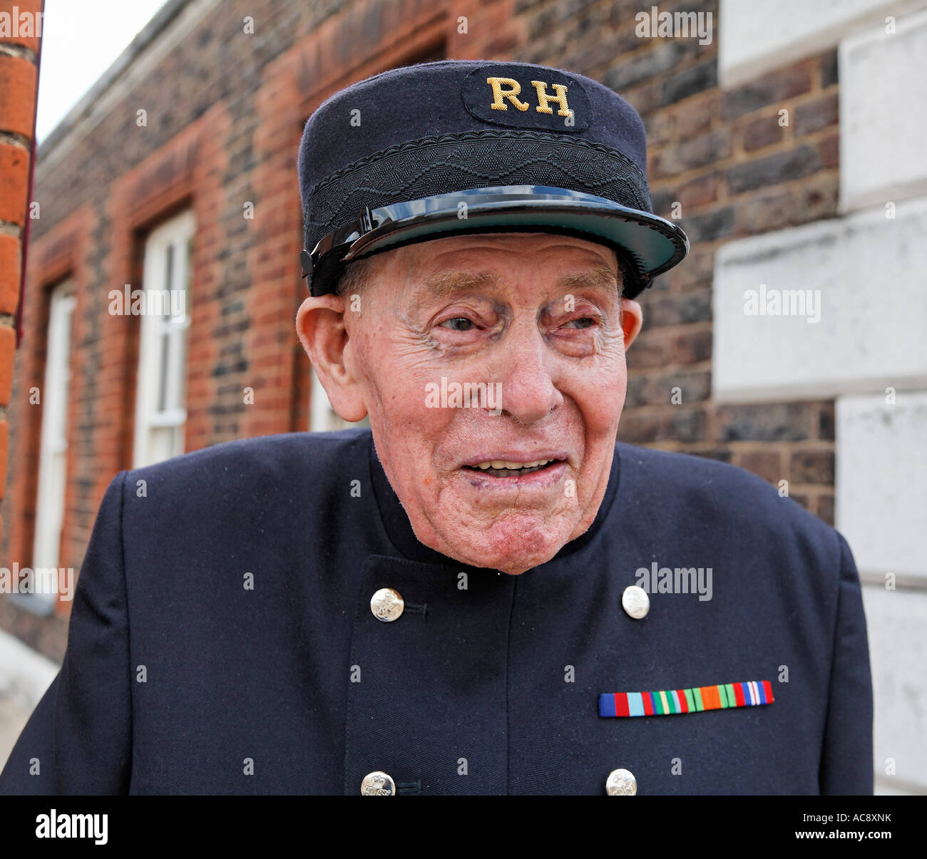 War pensioners hi-res stock photography and images - Alamy