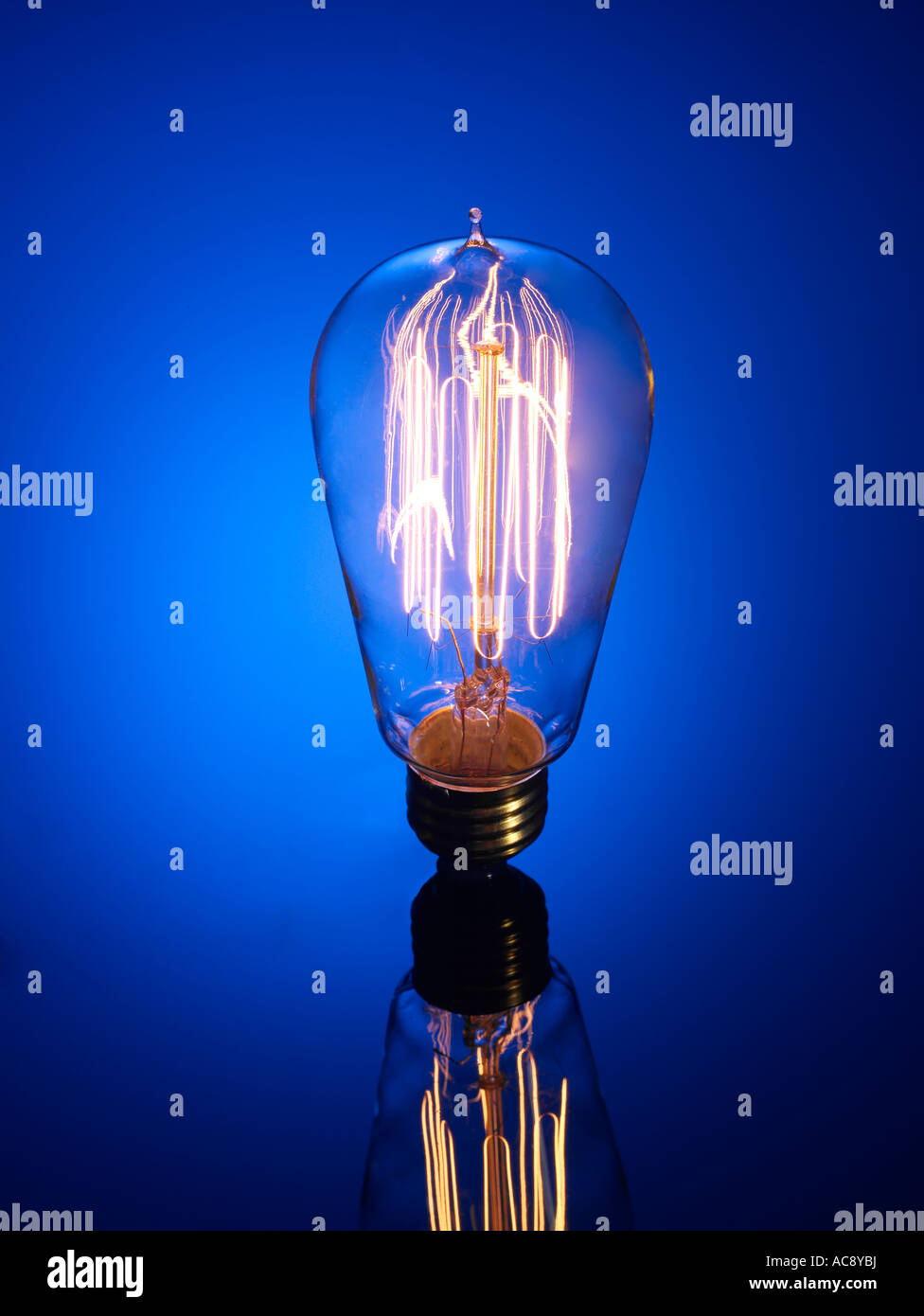 Visible light bulb hi-res stock photography and images - Alamy