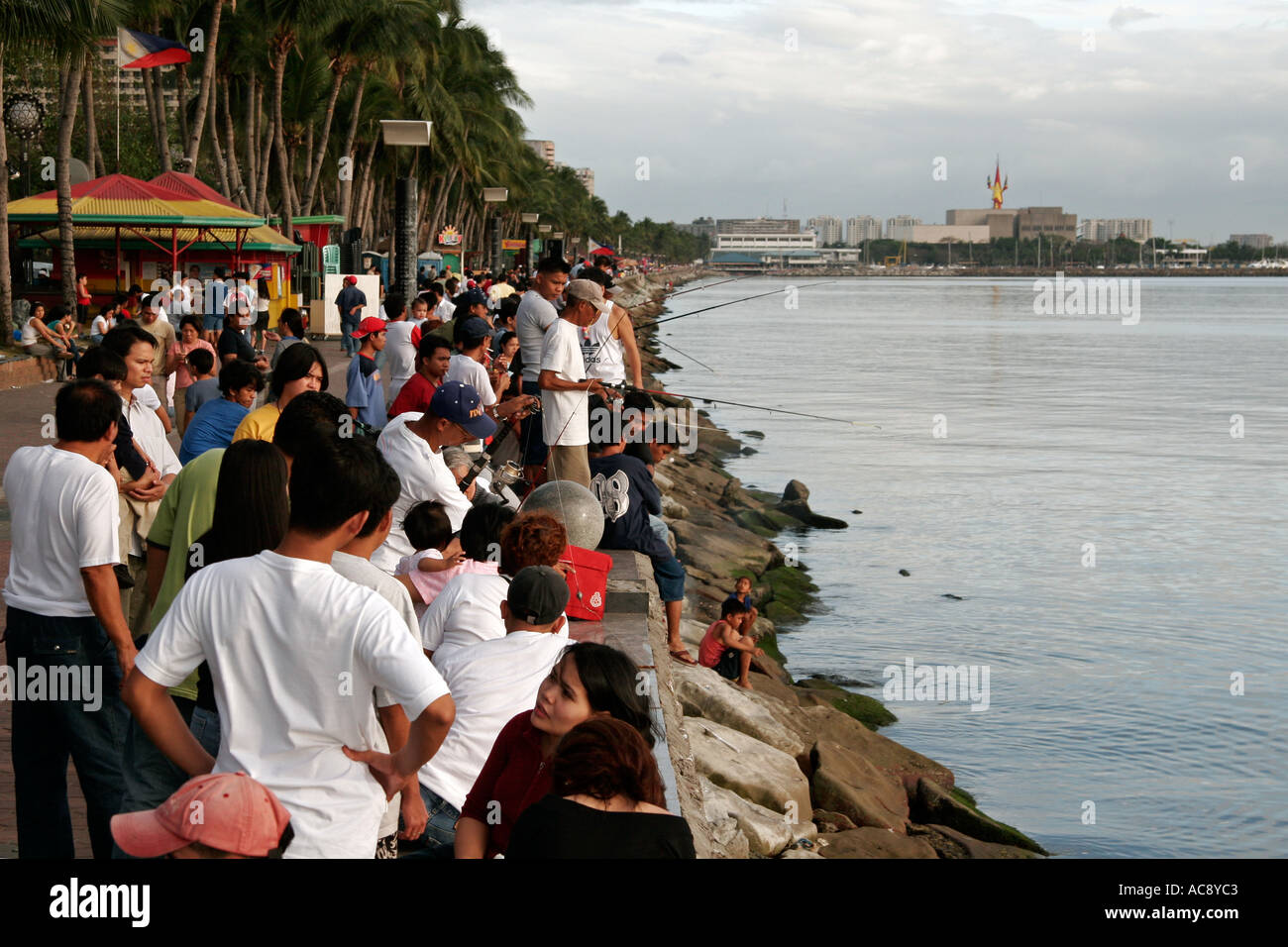 Crowds on Bay Walk, Roxas Boulevard, Manila, Philippines Stock Photo ...
