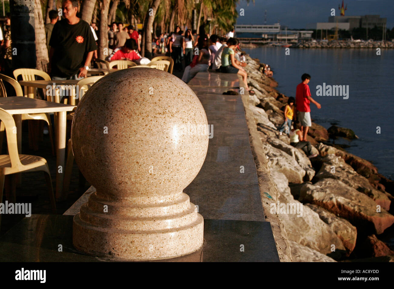 Bay Walk at Manila Bay, Philippines Stock Photo - Alamy