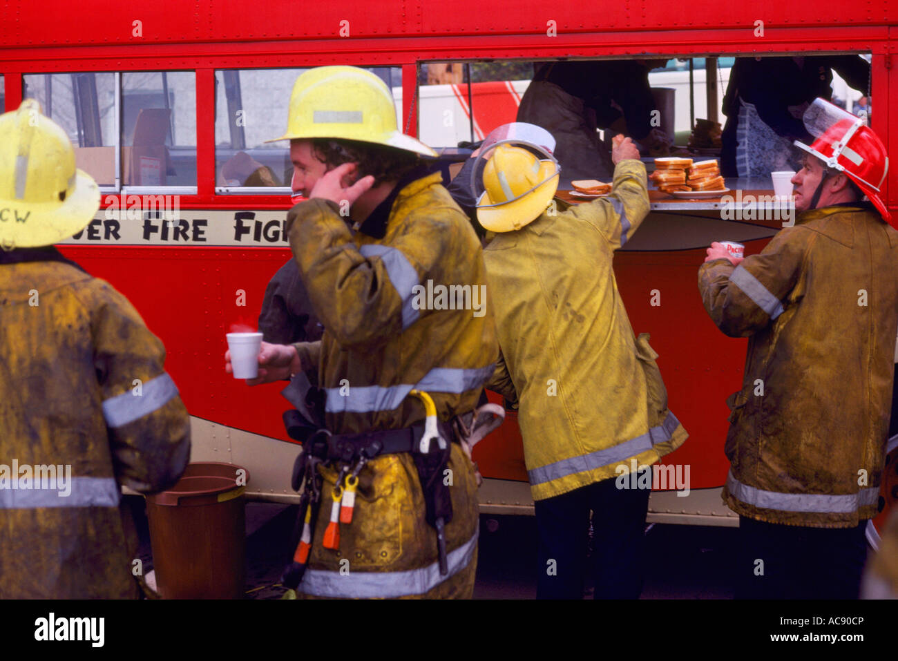 Fighting a fire hi-res stock photography and images - Alamy