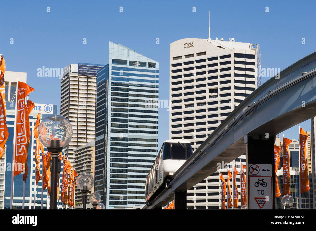 Darling harbor sydney monorail hi-res stock photography and images - Alamy
