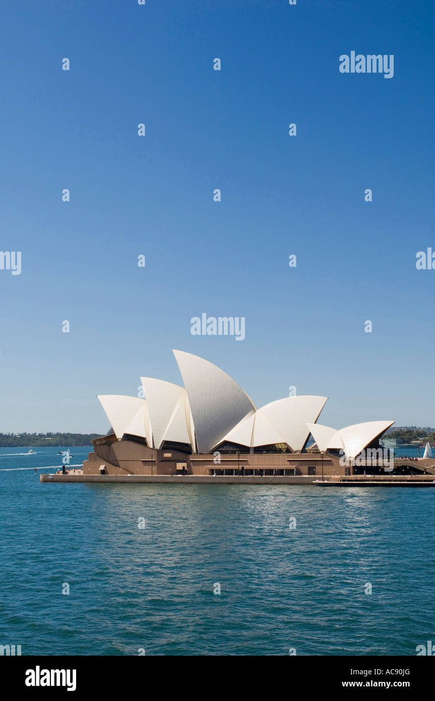 Opera house on the waterfront, Sydney Opera House, Sydney, Australia ...