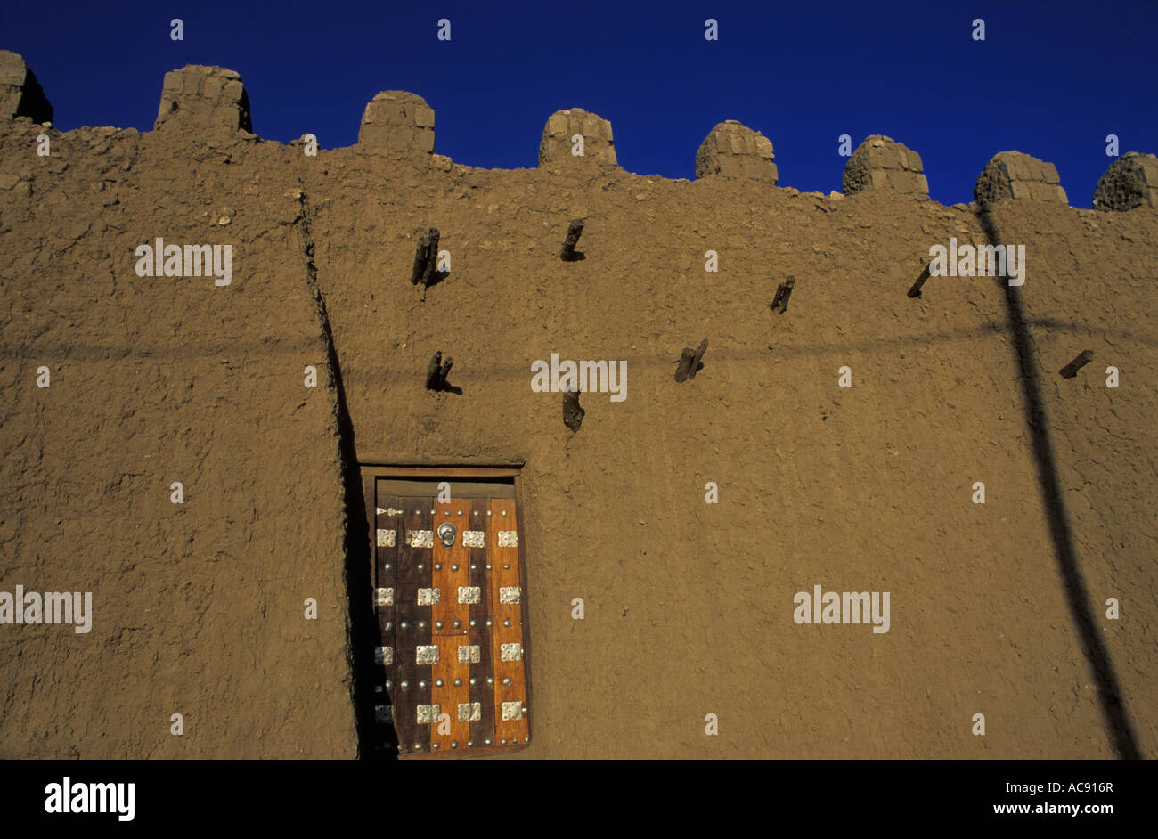 View of Timbuktu building showing window Timbuktu; Mali Stock Photo - Alamy
