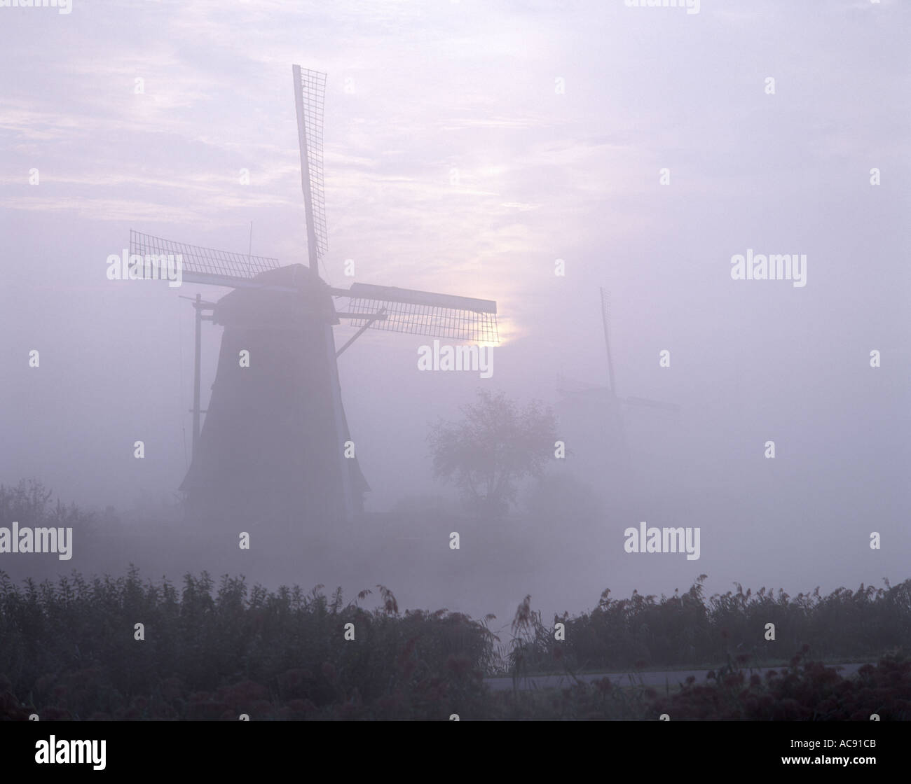 List of windmills hi-res stock photography and images - Alamy