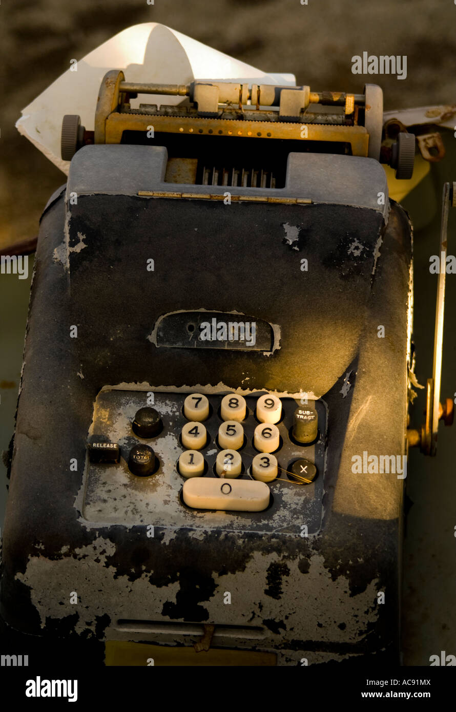 Old adding machine hi-res stock photography and images - Alamy