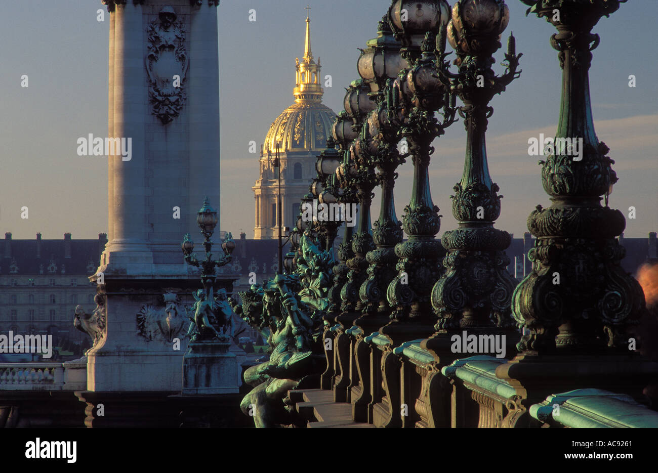 Pont alexandra bridge hi-res stock photography and images - Alamy