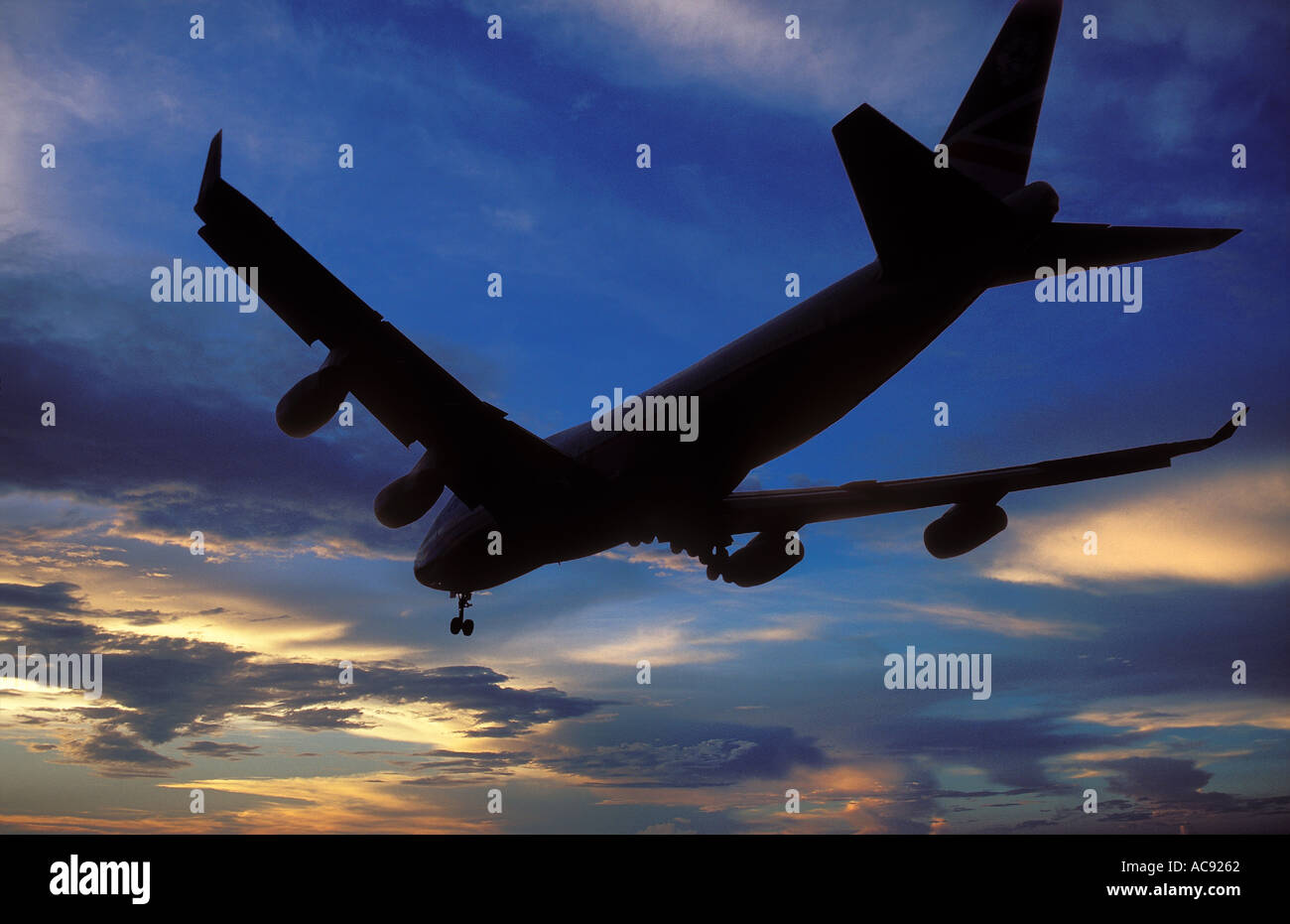 747 Jumbo Jet Landing at Heathrow England UK Stock Photo - Alamy