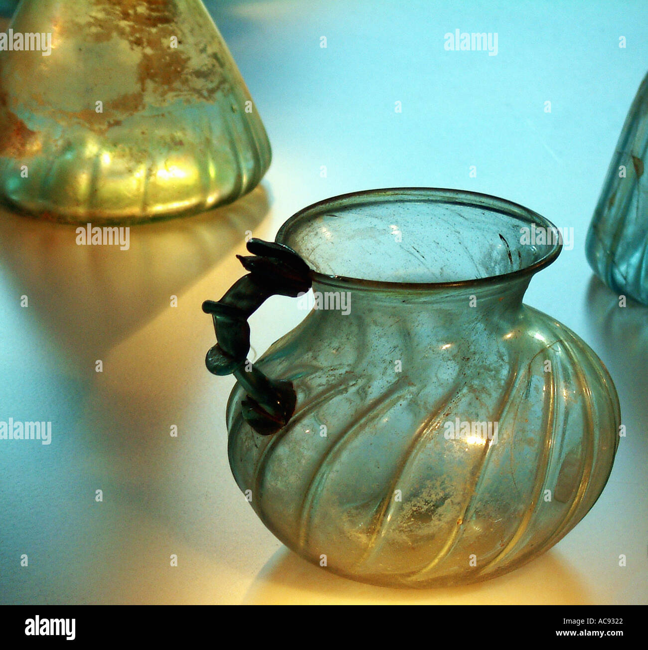 Ancient roman glassware hi-res stock photography and images - Alamy