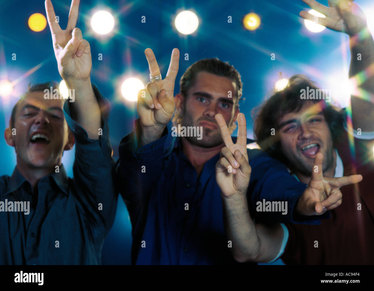 The victory pub sign hi-res stock photography and images - Alamy