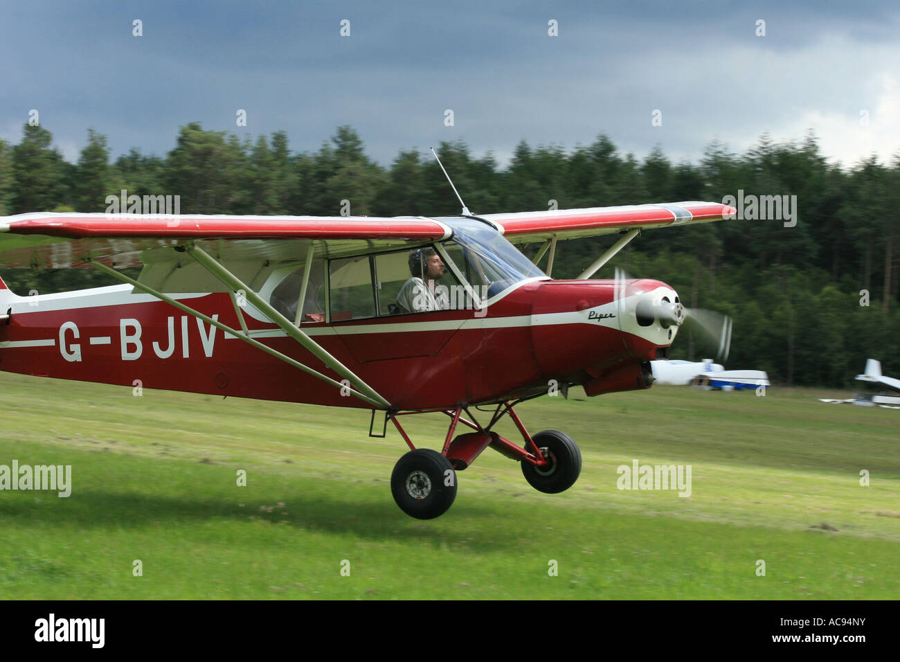 Glider Tow Tug Aircraft Stock Photo - Alamy