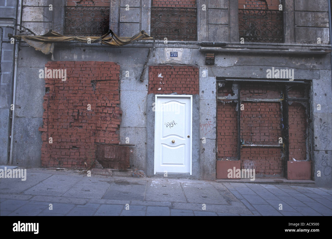 Shoddy building work Madrid, Spain Stock Photo - Alamy