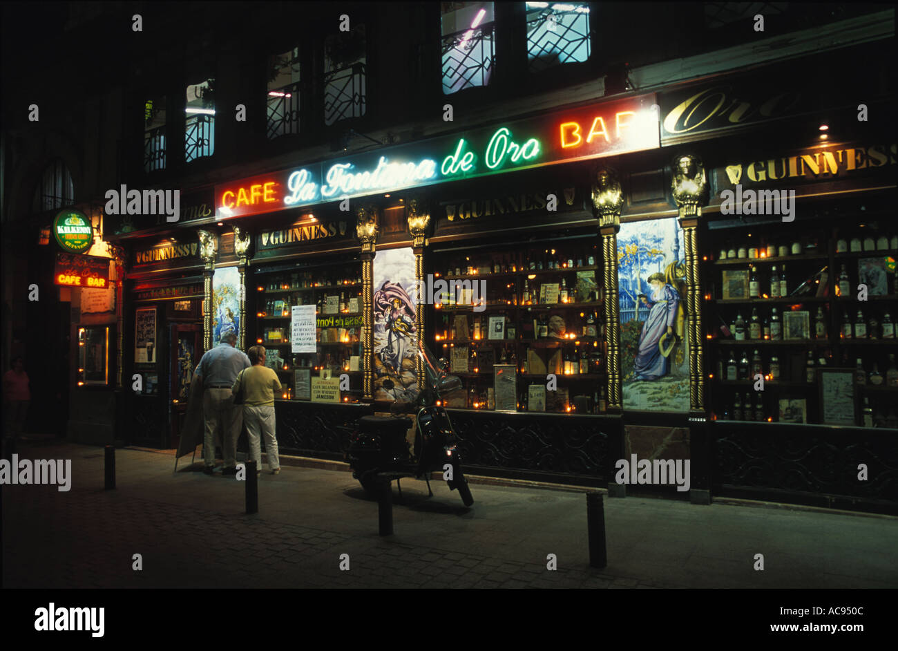 "Fontana de oro" Bar, Madrid Stock Photo - Alamy