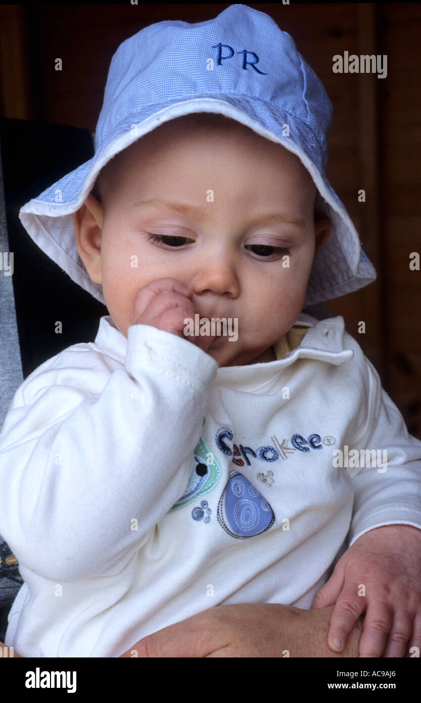YOUNG BOY CHILD SUCKING THUMB Stock Photo - Alamy
