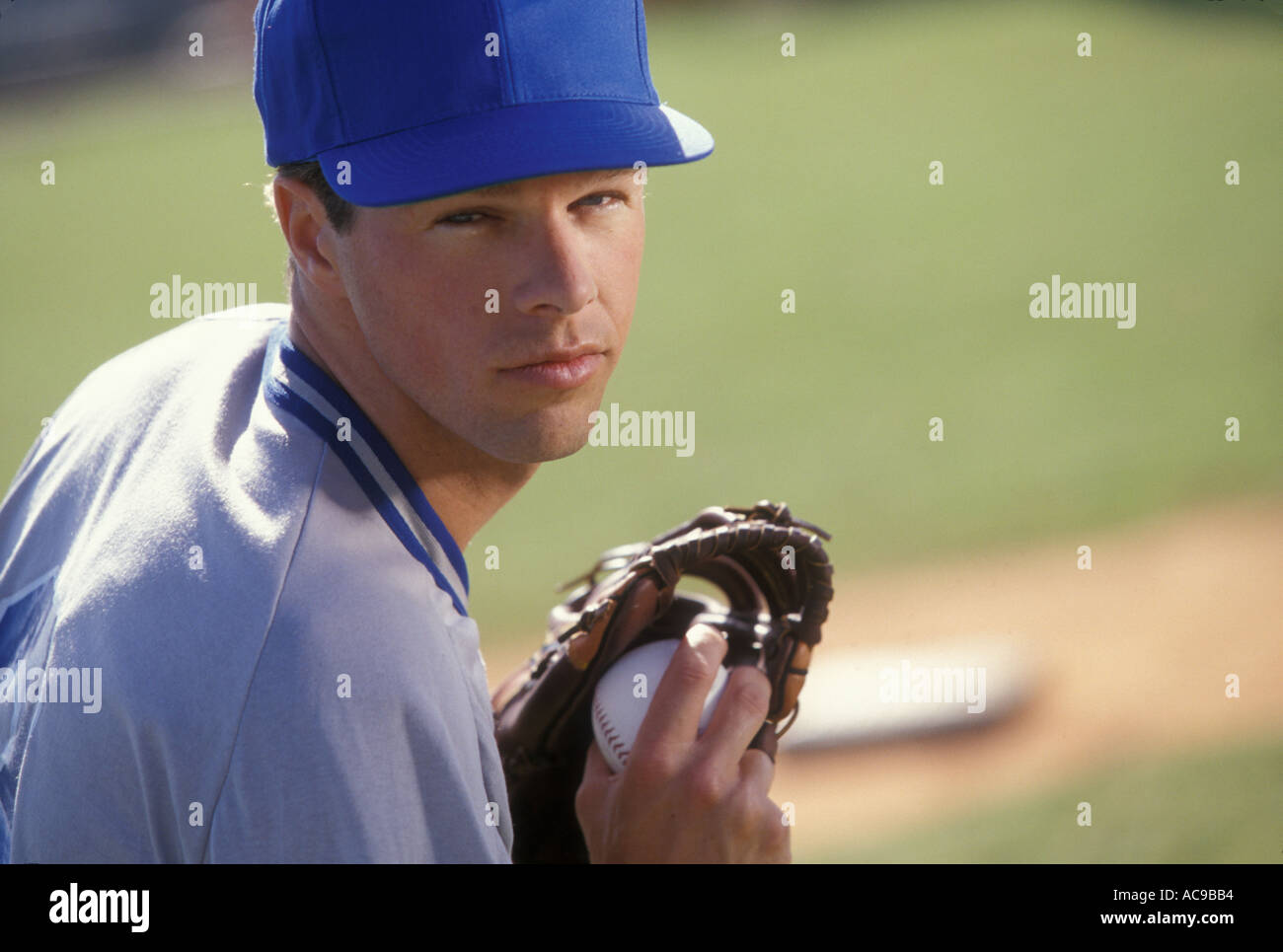 Pitcher mitt hi-res stock photography and images - Alamy