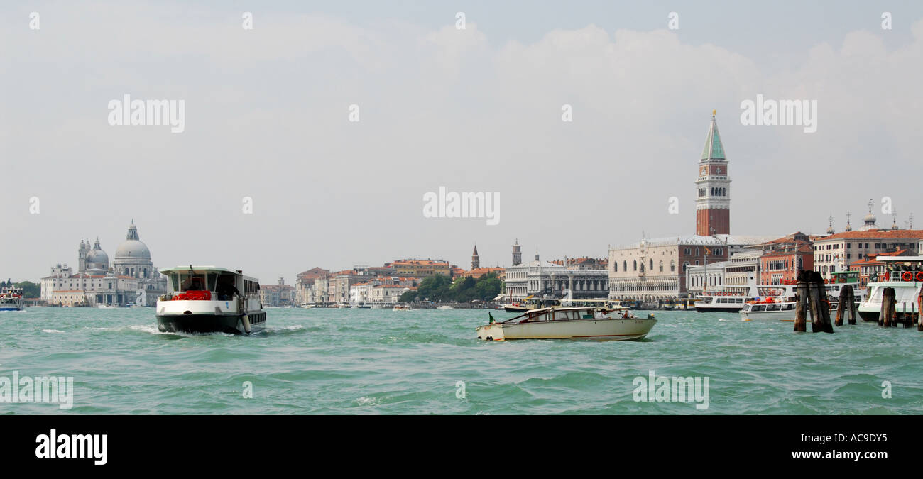 Riva waterfront venecia hi-res stock photography and images - Alamy