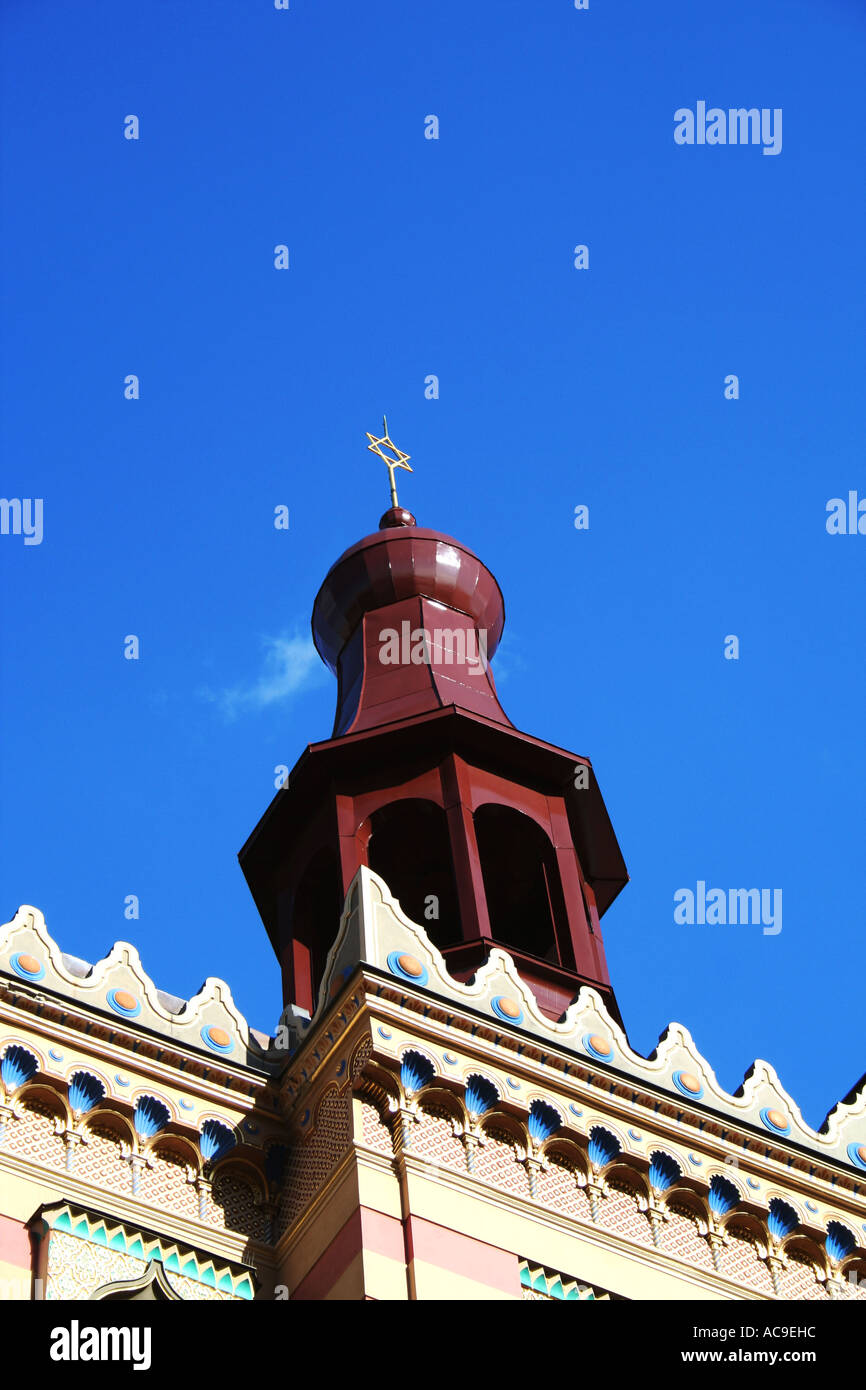 Synagogue jewish service people hi-res stock photography and images - Alamy