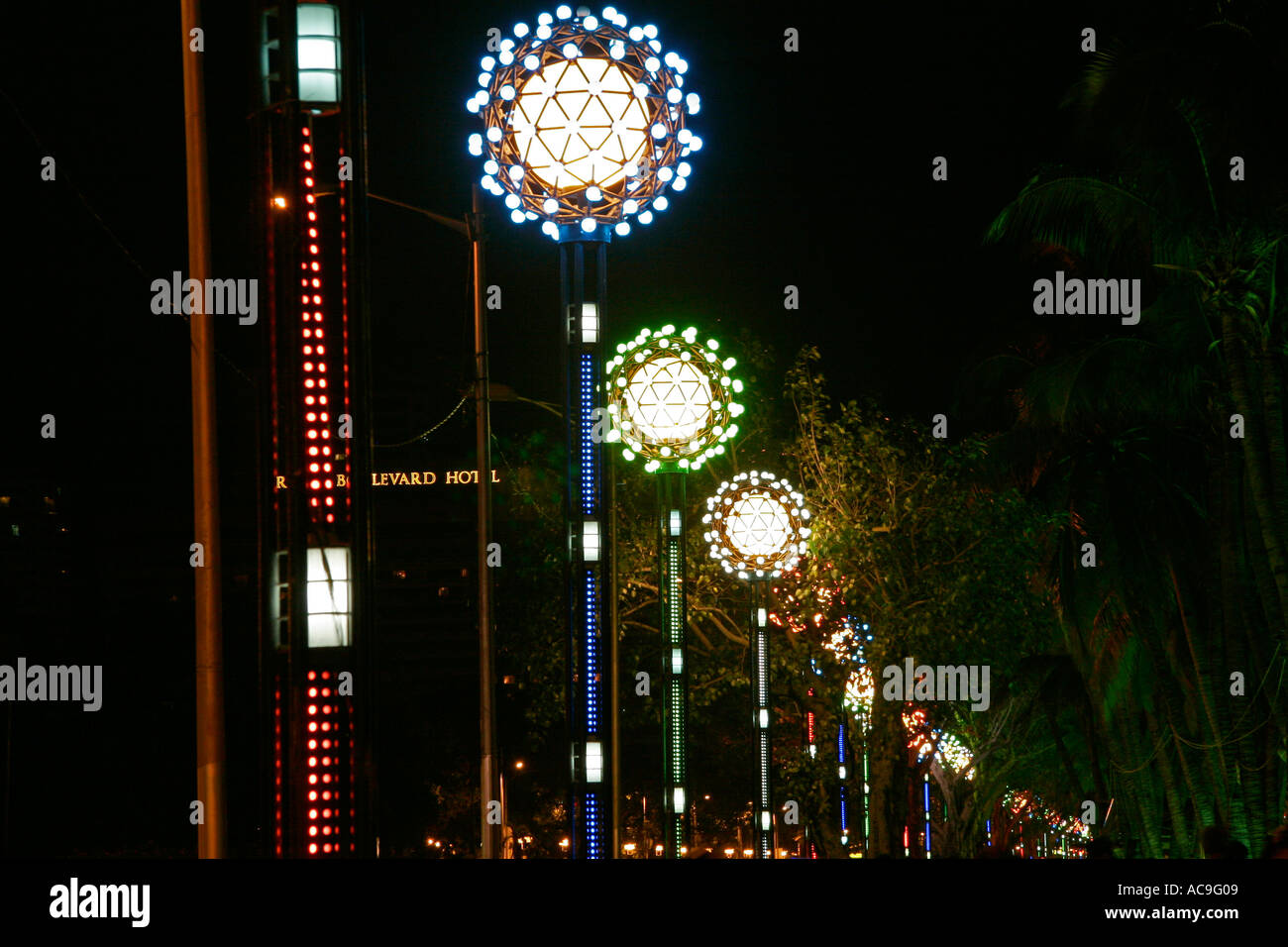 Street lights on Bay Walk, Roxas Boulevard, Manila, Philippines Stock ...