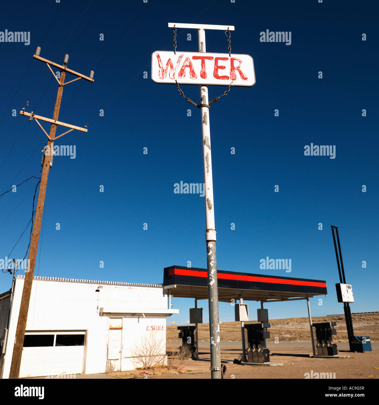 Deserted gas station in Utah USA Stock Photo - Alamy