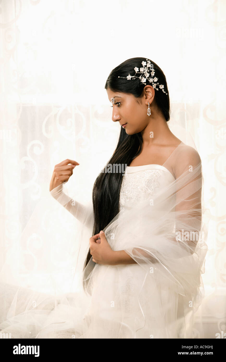 Portrait of an Indian bride Stock Photo - Alamy