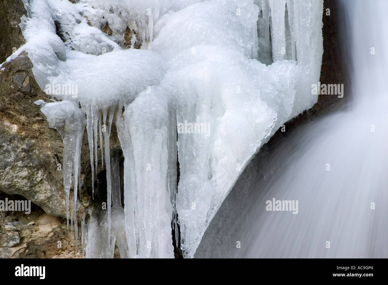 Frozen Waterfall, Gordale Scar, Yorkshire Dales, April 20 Stock Photo ...
