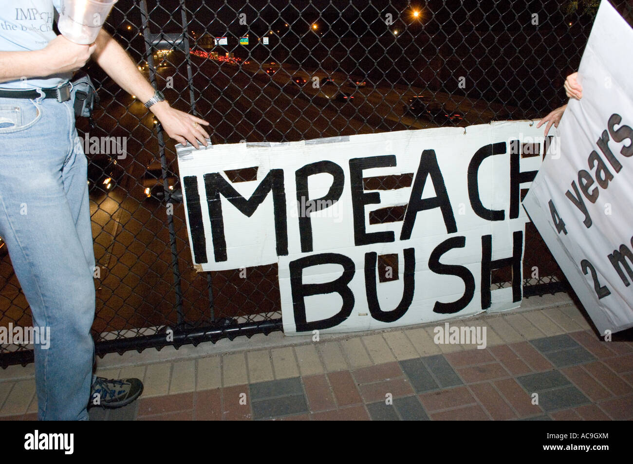 George bush sign hi-res stock photography and images - Alamy