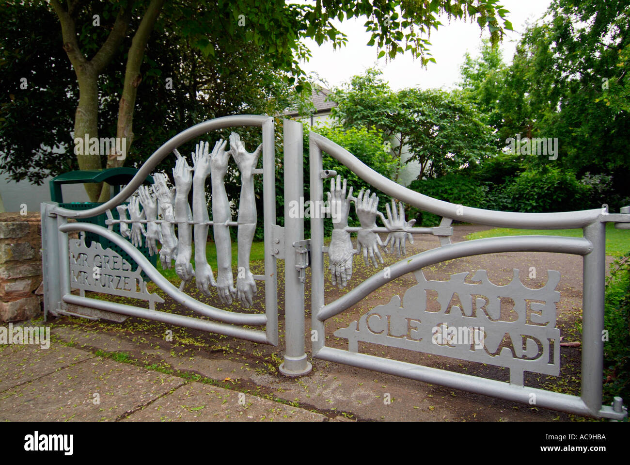 Hand made iron gates hi-res stock photography and images - Alamy