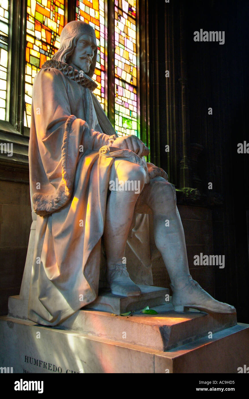 Inside manchester cathedral hi-res stock photography and images - Alamy