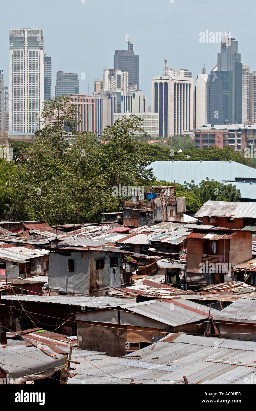 Manila skyline and squatter camp Guadalupe, Manila, Philippines Stock ...