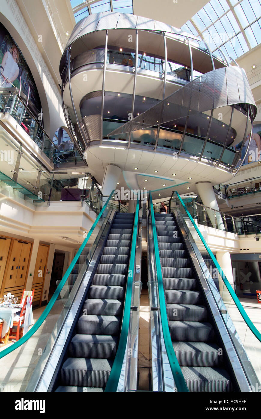 Square and triangle hi-res stock photography and images - Alamy