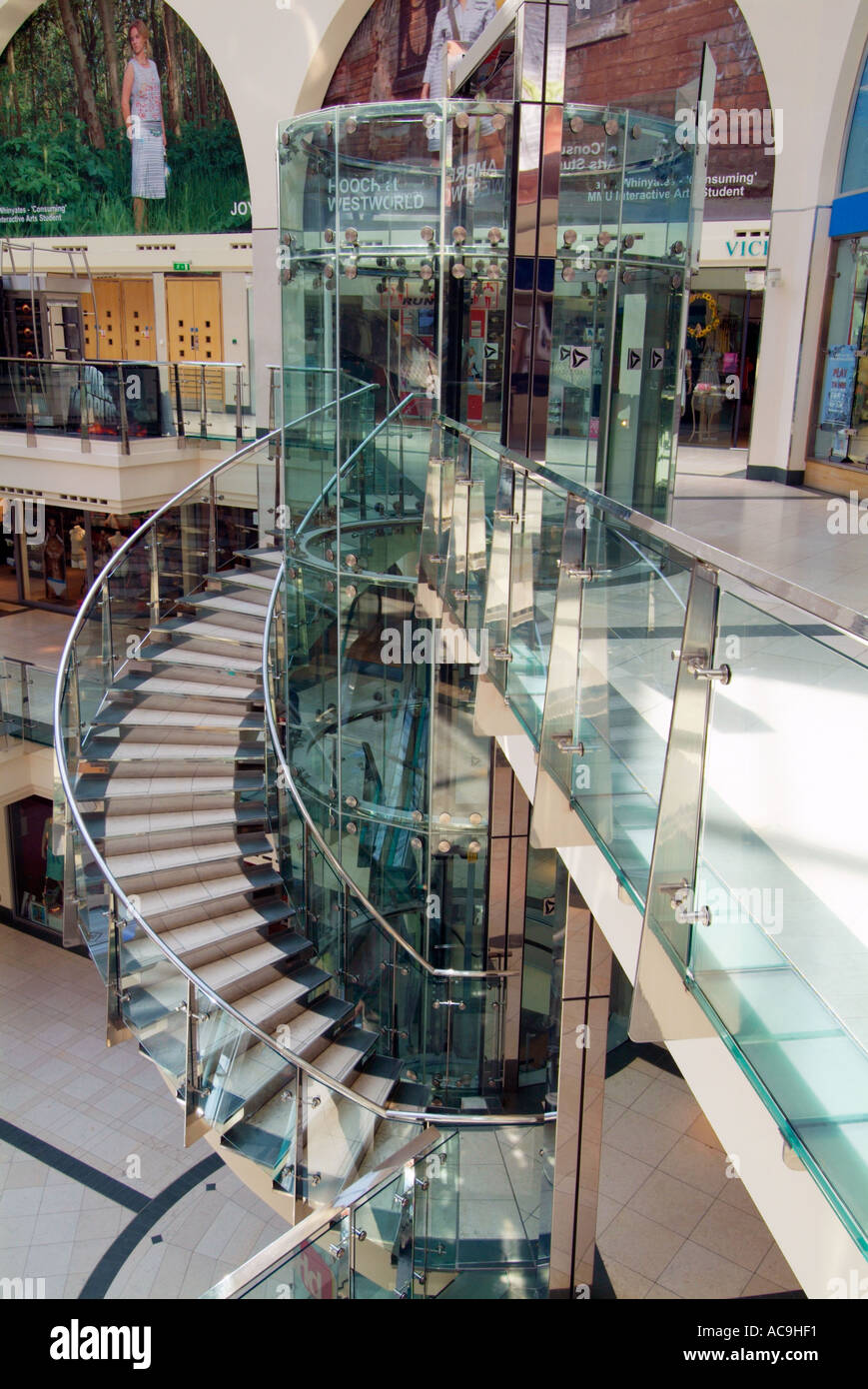 Square and triangle hi-res stock photography and images - Alamy