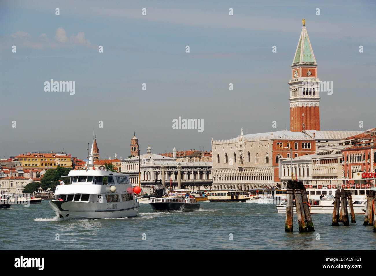 Riva waterfront venecia hi-res stock photography and images - Alamy